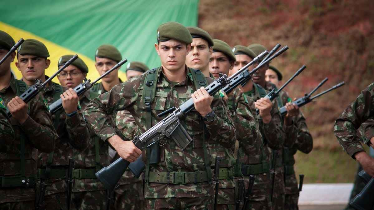 Conheça os principais cargos do exército e sua remuneração